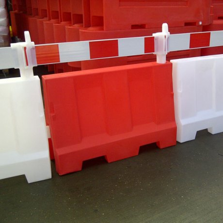 Pack (2) 1 metre Evo Road Traffic Safety Barriers, one Red, one White ...