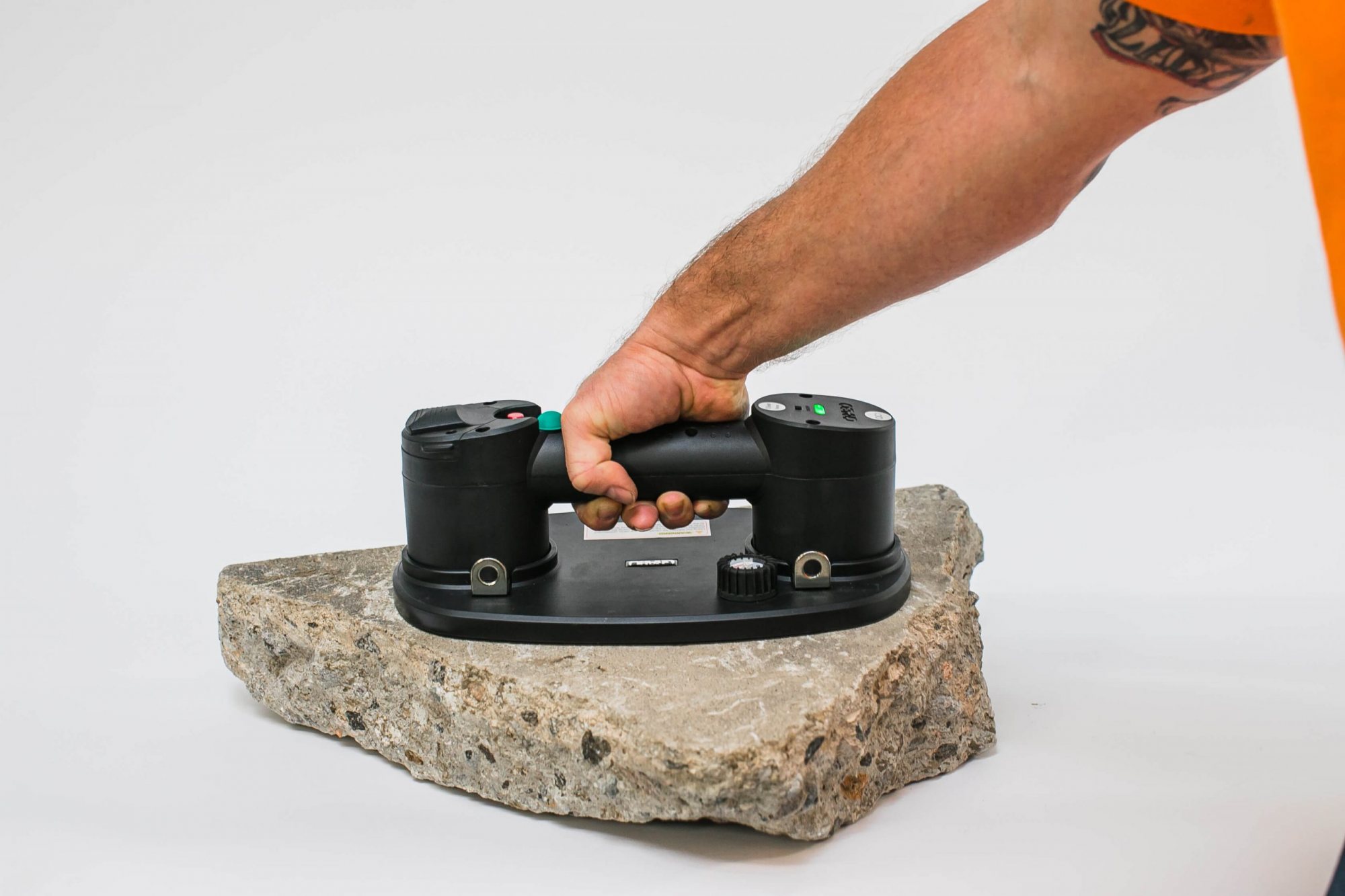 Grabo Plus Cordless Vacuum Lifter with Battery & Charger - Tanks Direct