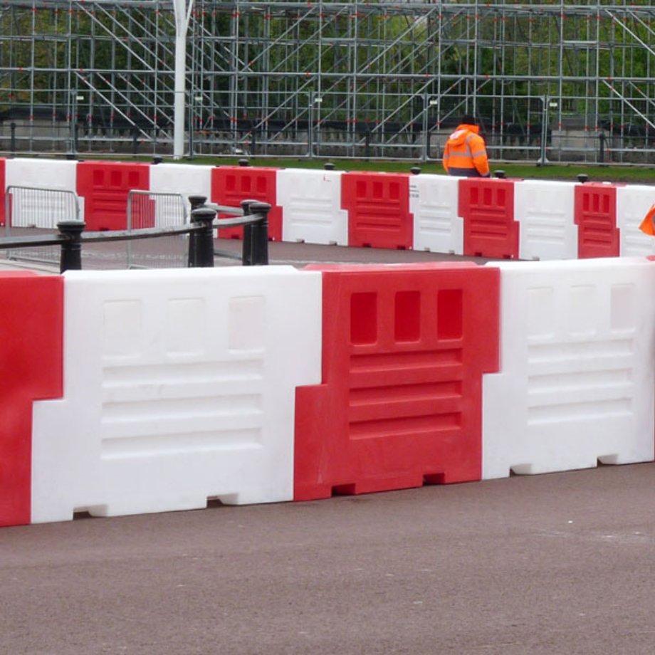 2 Metre Heavy Duty Road Barrier - Red - Tanks Direct